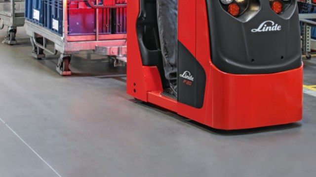 Tratores de reboque e carros de plataforma | Linde Material Handling